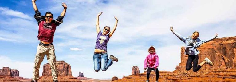 25 Best Travel Blogs You Should Follow (2025) - Rayna Tours