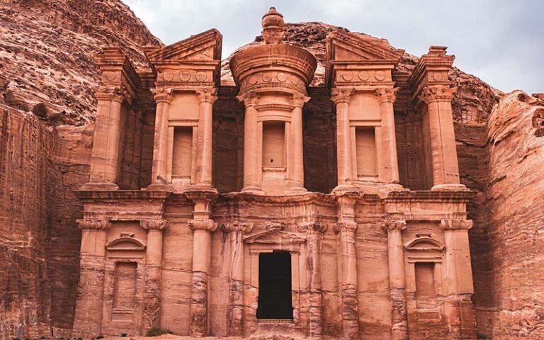 10 Historical Monuments of the World | Best Places to See in Lifetime