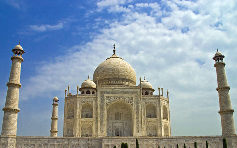 10 Historical Monuments of the World | Best Places to See in Lifetime