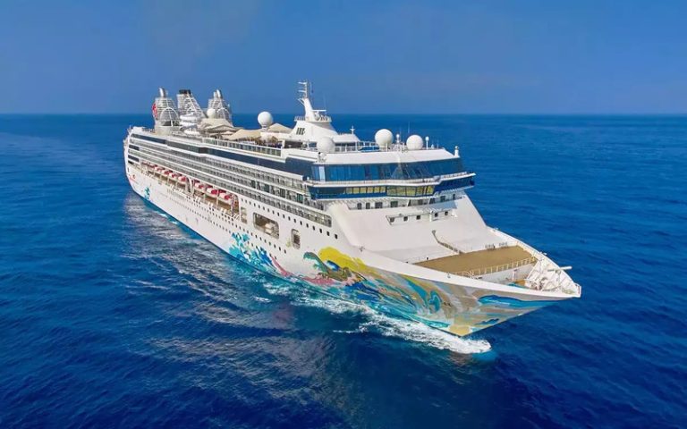 Enjoy a Thrilling UAE Cruise Tour Holiday in 2025-26